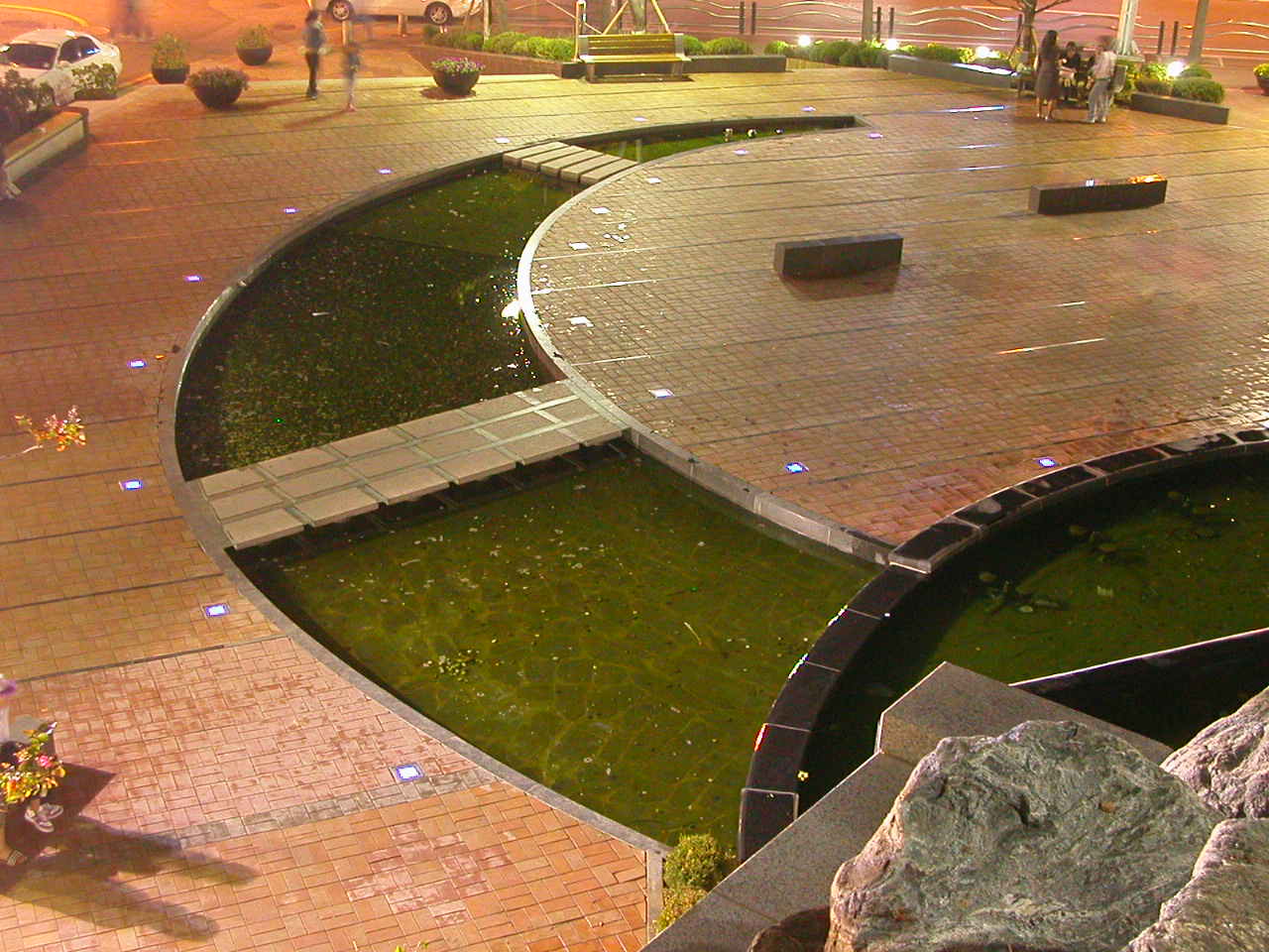 Solar Bricks - Solar Powered Hazard Lights.